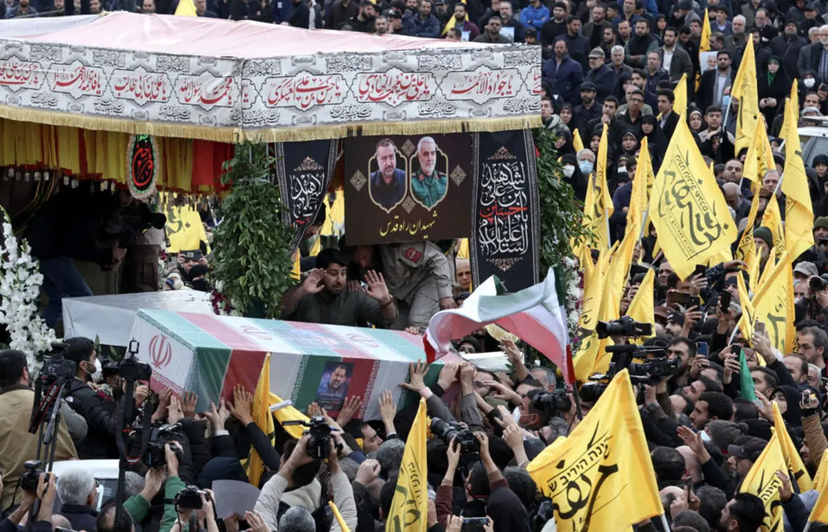 حال و روز خانواده سردار سلیمانی در مراسم تشییع پیکر سیدرضی موسوی عکس